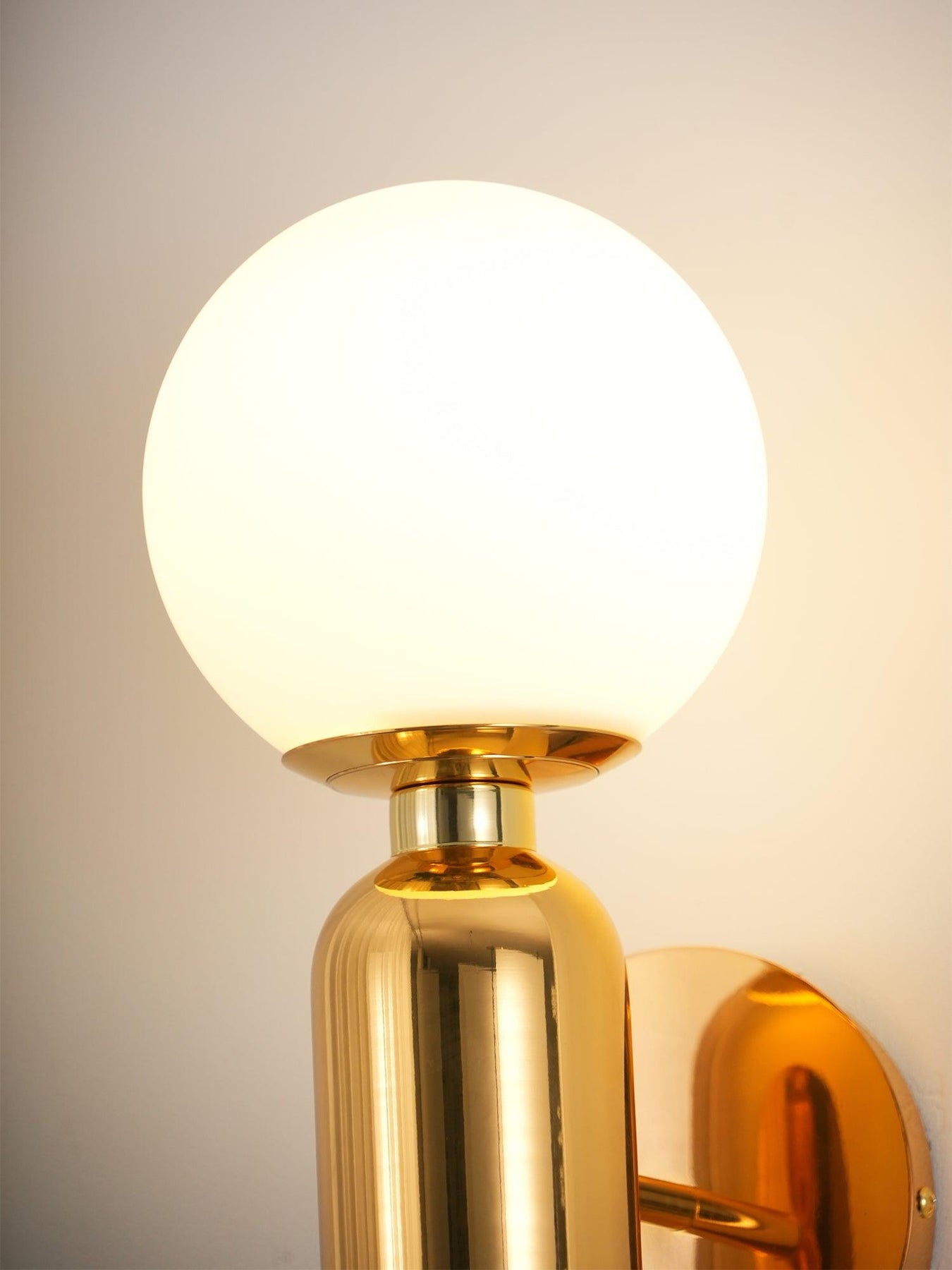 Kade Wall Light– YOVINO
