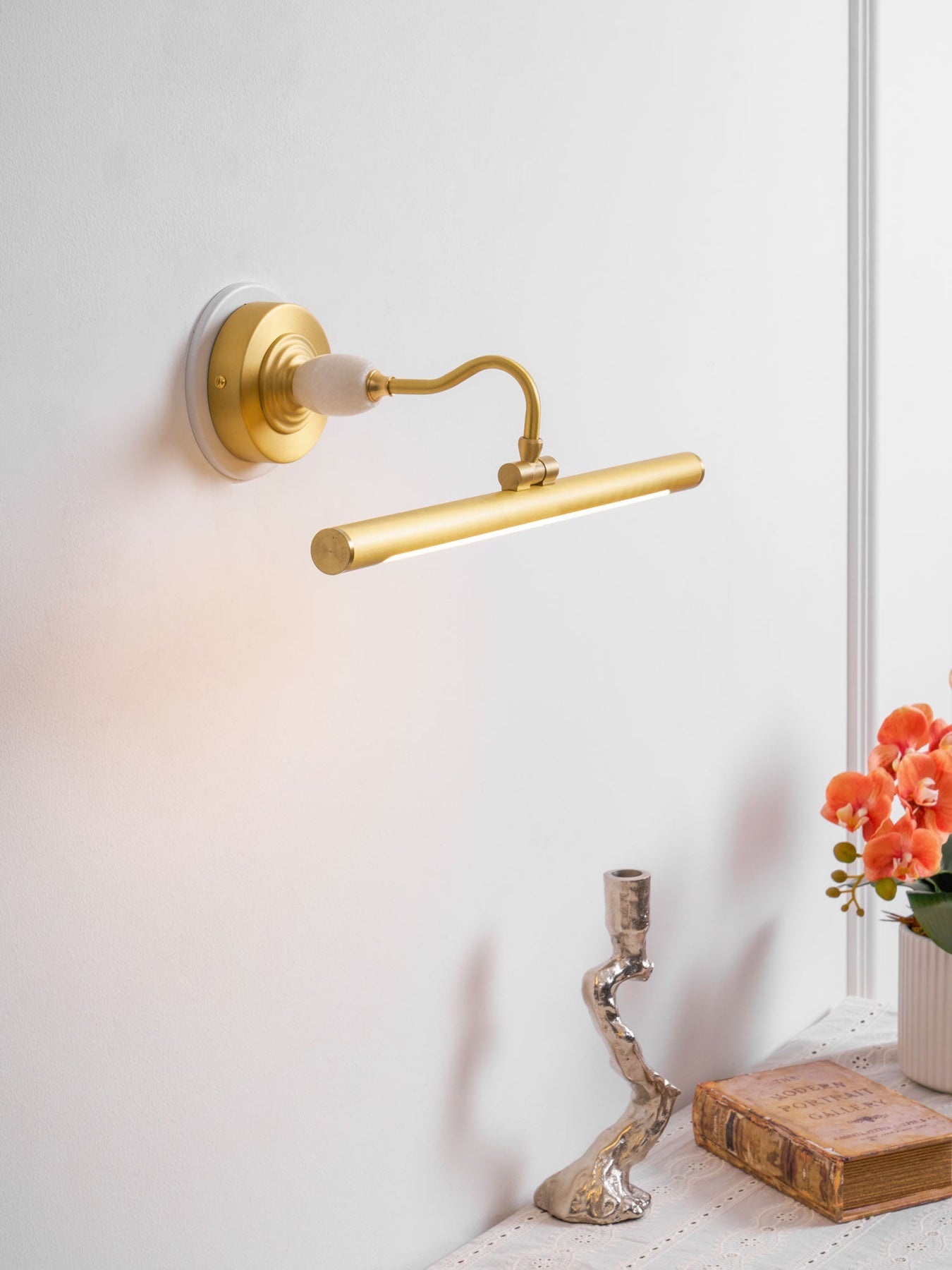 Archer Art Linear Wall Light– YOVINO