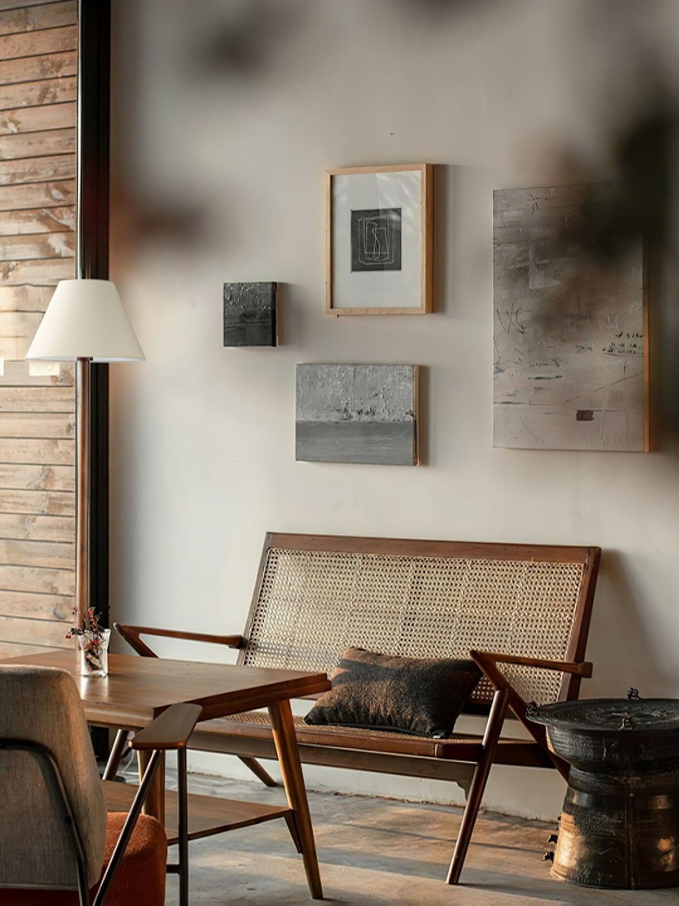Final Strike Floor Lamp 15.7"– YOVINO