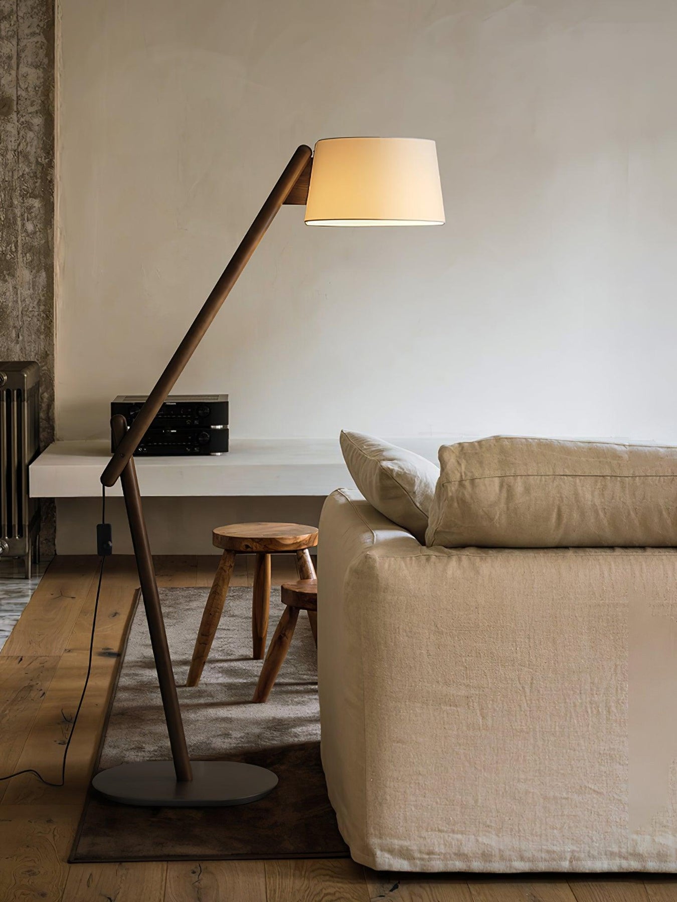 Lean Pivot Floor Lamp 18.9"– YOVINO
