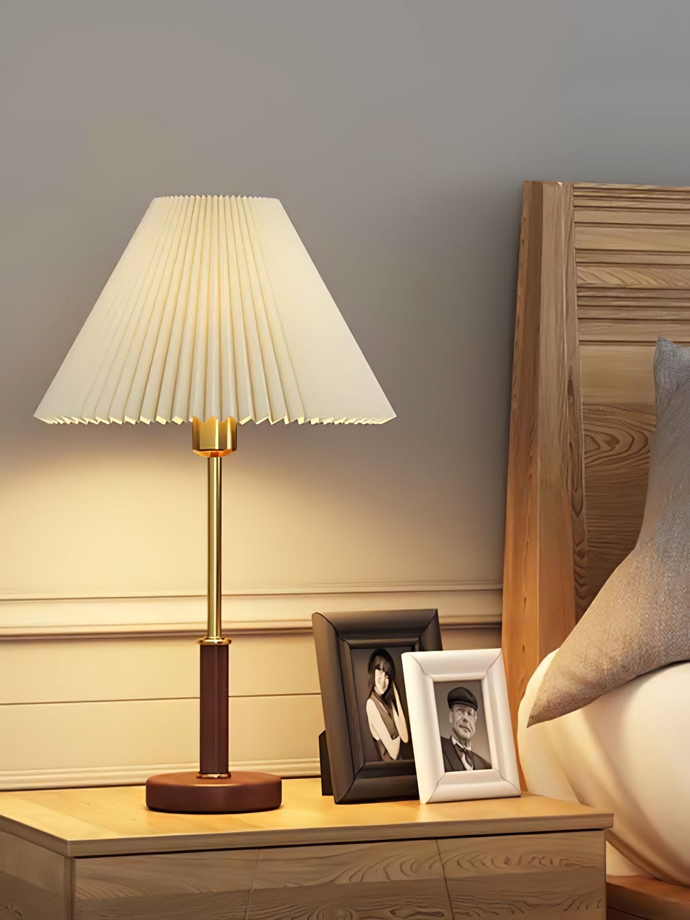 Pleated Walnut Table Lamp– YOVINO